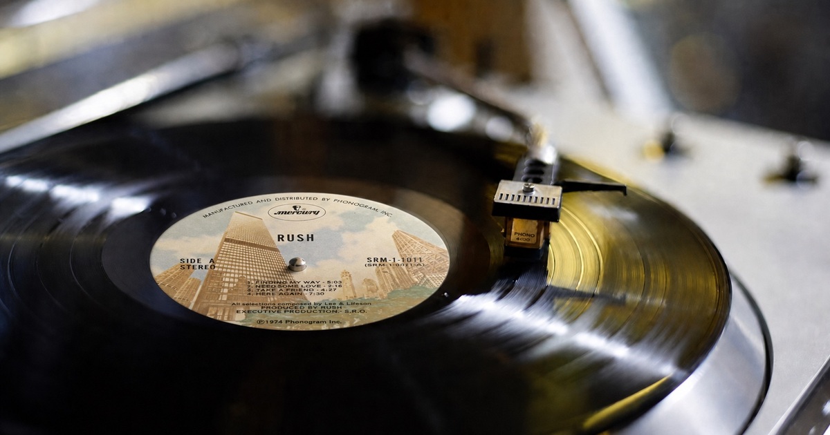 Rush receives deluxe vinyl records - Rush Brazil